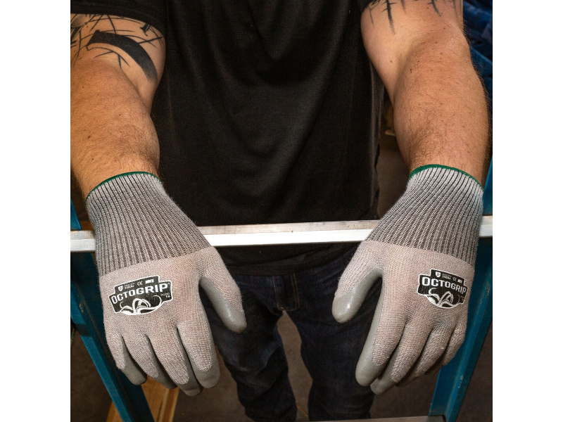 Heavy Duty Series Octogrip Grip Glove L from IBHS Ltd